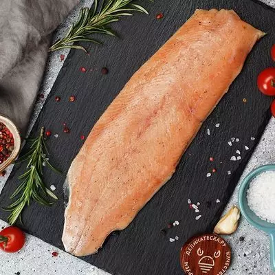 Филе горбуши слабосоленое на коже по-сахалински от Шефа ~300г - купить ...